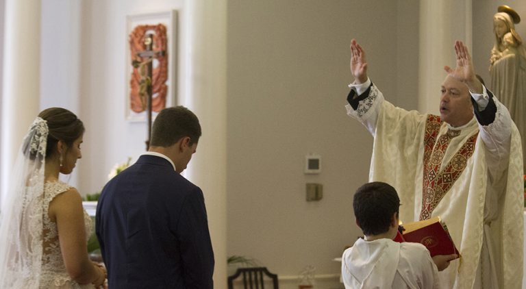 Eucharistic Worship Outside Mass | Simply Catholic